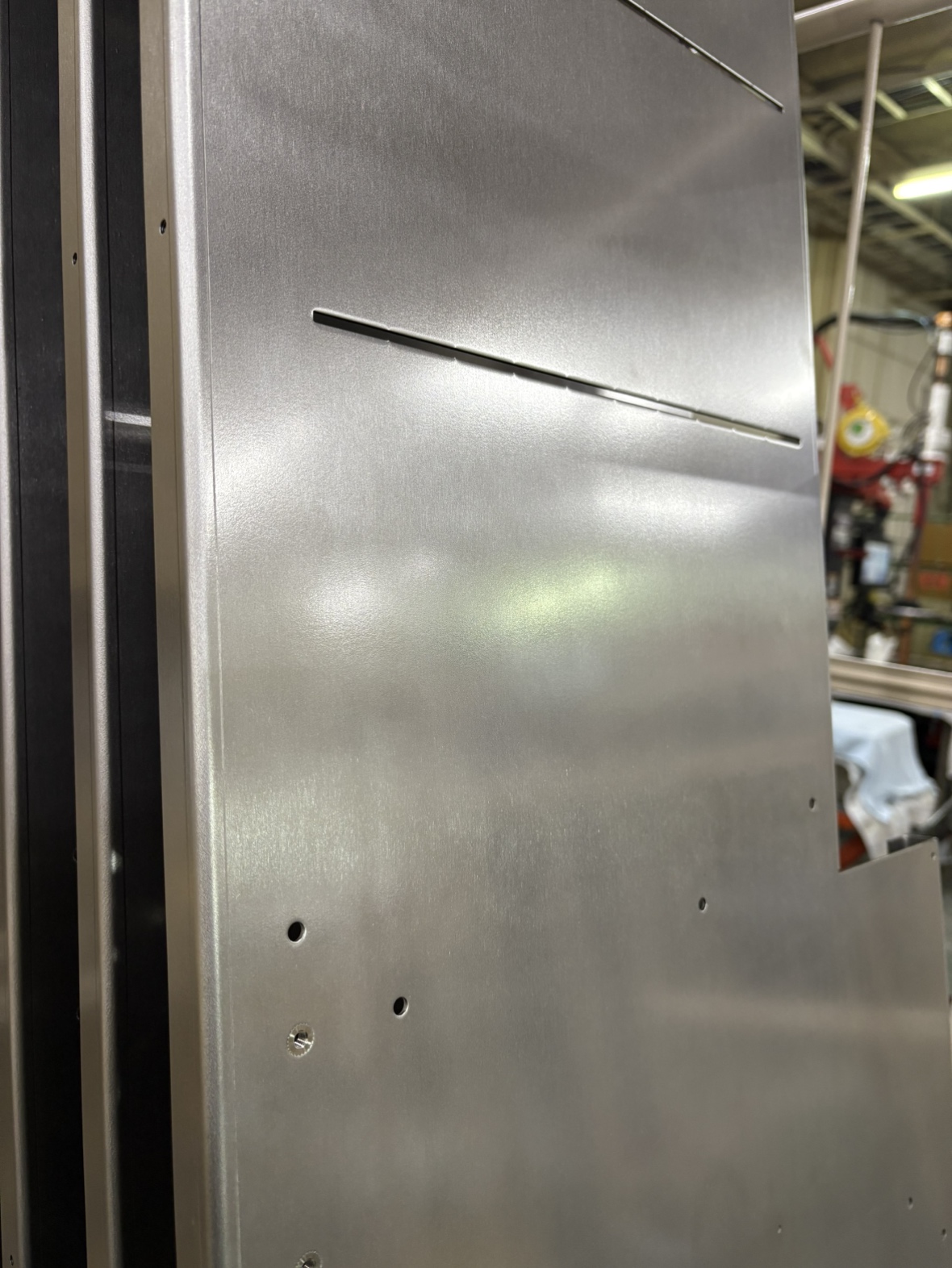 【SUS430とは？】基礎知識と最適な選定方法：2B材とKD材の適切選択でコストダウン！ - 株式会社佐藤電機製作所